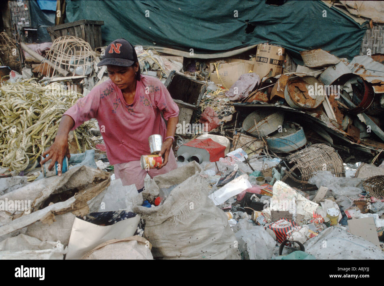 PHILIPPINES SCAVENGING AT RUBBISH DUMP WITH TOXIC WASTE MINDANAO Photo ...