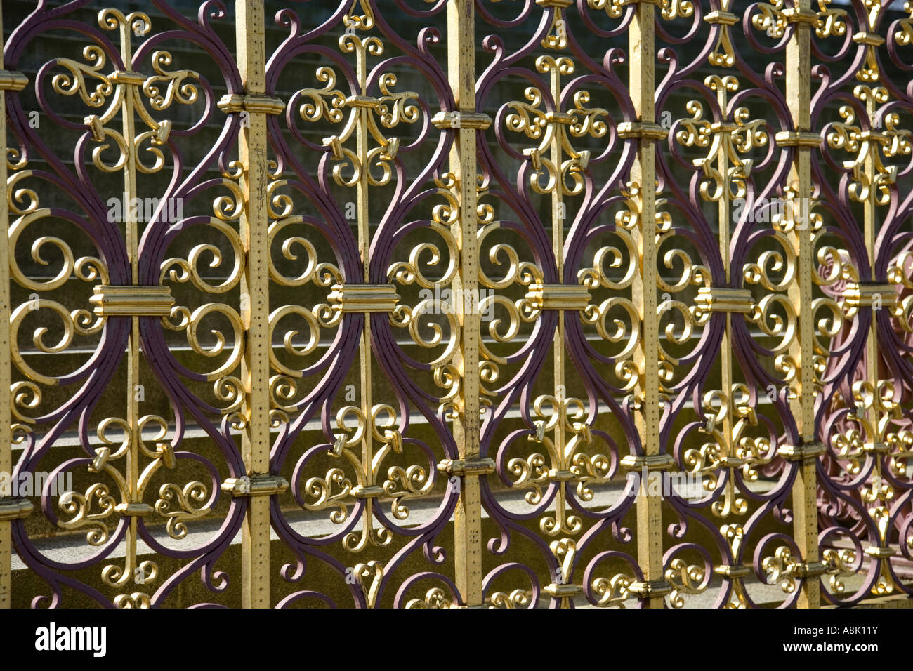 Gilded Railings Surrounding Albert Memorial UK London Stock Photo - Alamy