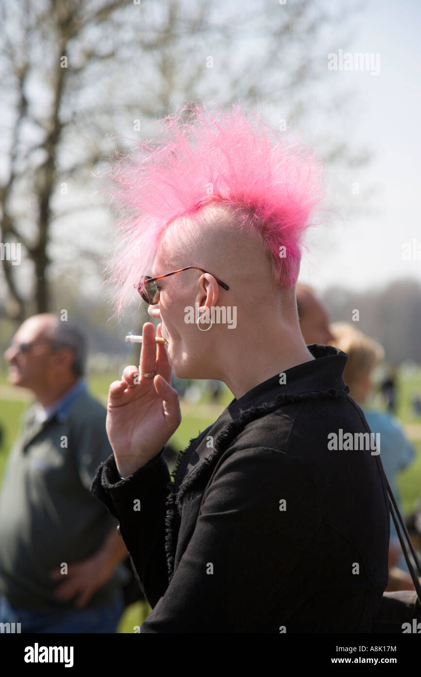 Cigarette uk hi-res stock photography and images - Alamy