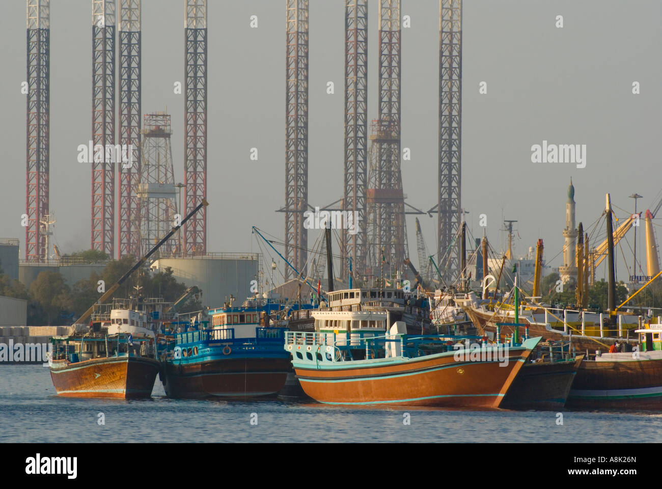 United Arab Emirates Oil Rig Stock Photos & United Arab Emirates Oil ...