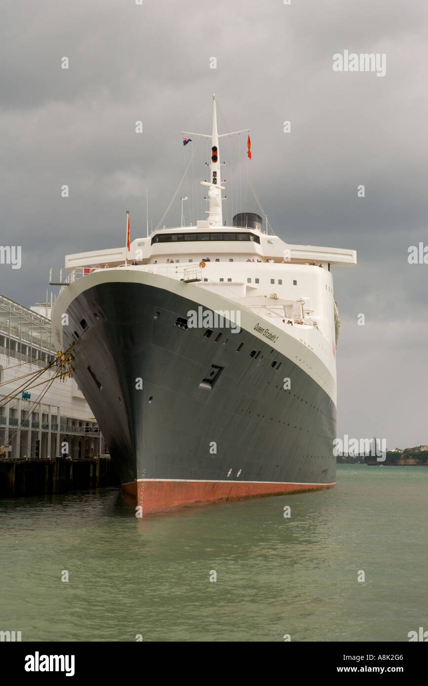 Cunard queen elizabeth auckland hi-res stock photography and images - Alamy