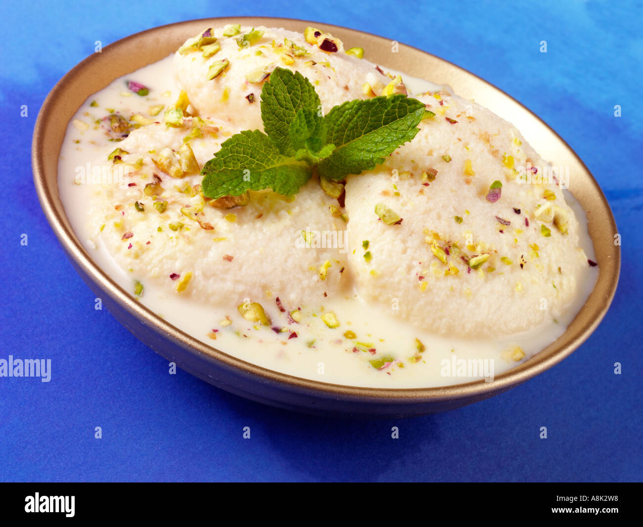 Indian rasmalai dessert hi-res stock photography and images - Alamy