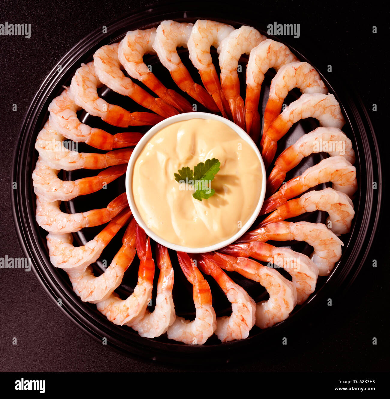 KING PRAWNS WITH MARIE ROSE SAUCE ON BLACK Stock Photo - Alamy