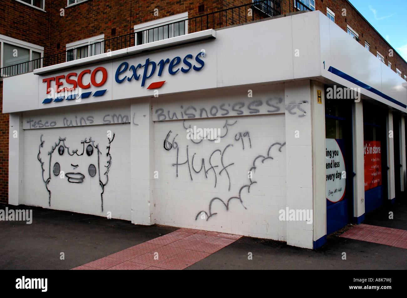Tesco express outside hi-res stock photography and images - Alamy