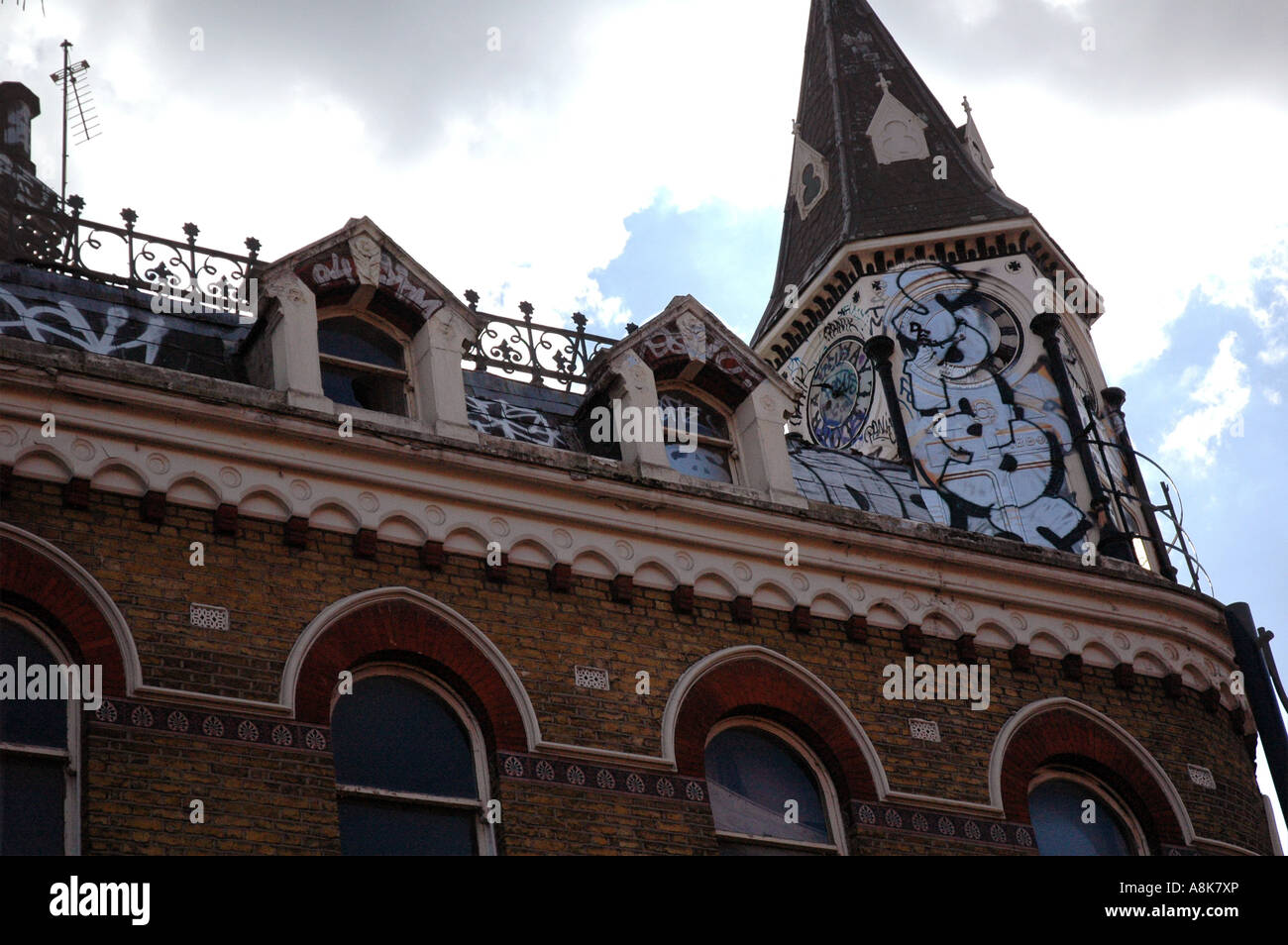 Graffiti on top building in hi-res stock photography and images - Alamy