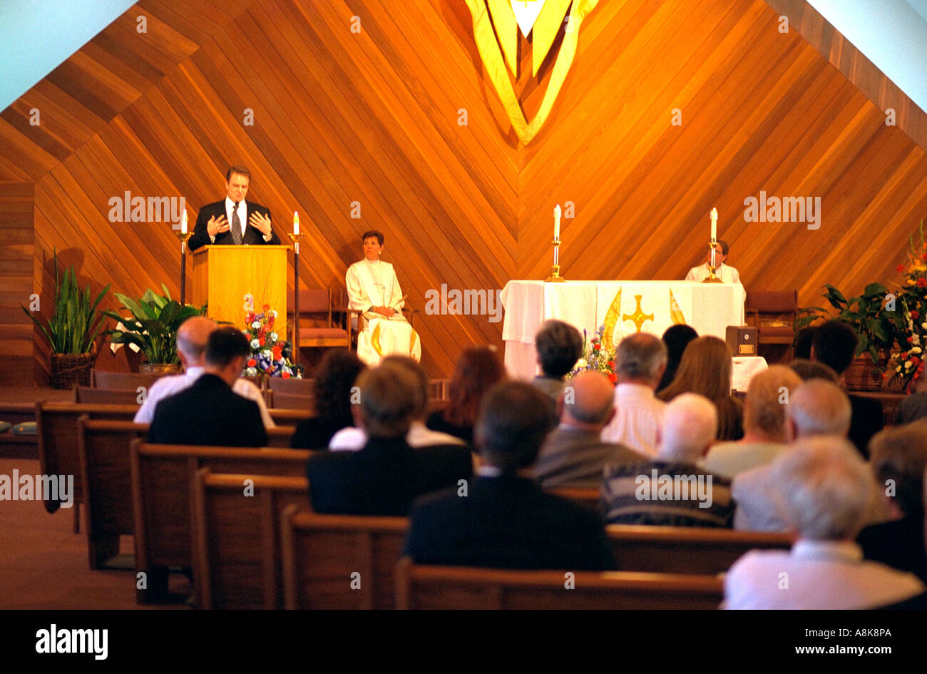 Pal pals friend friends friendship friendships hi-res stock photography ...