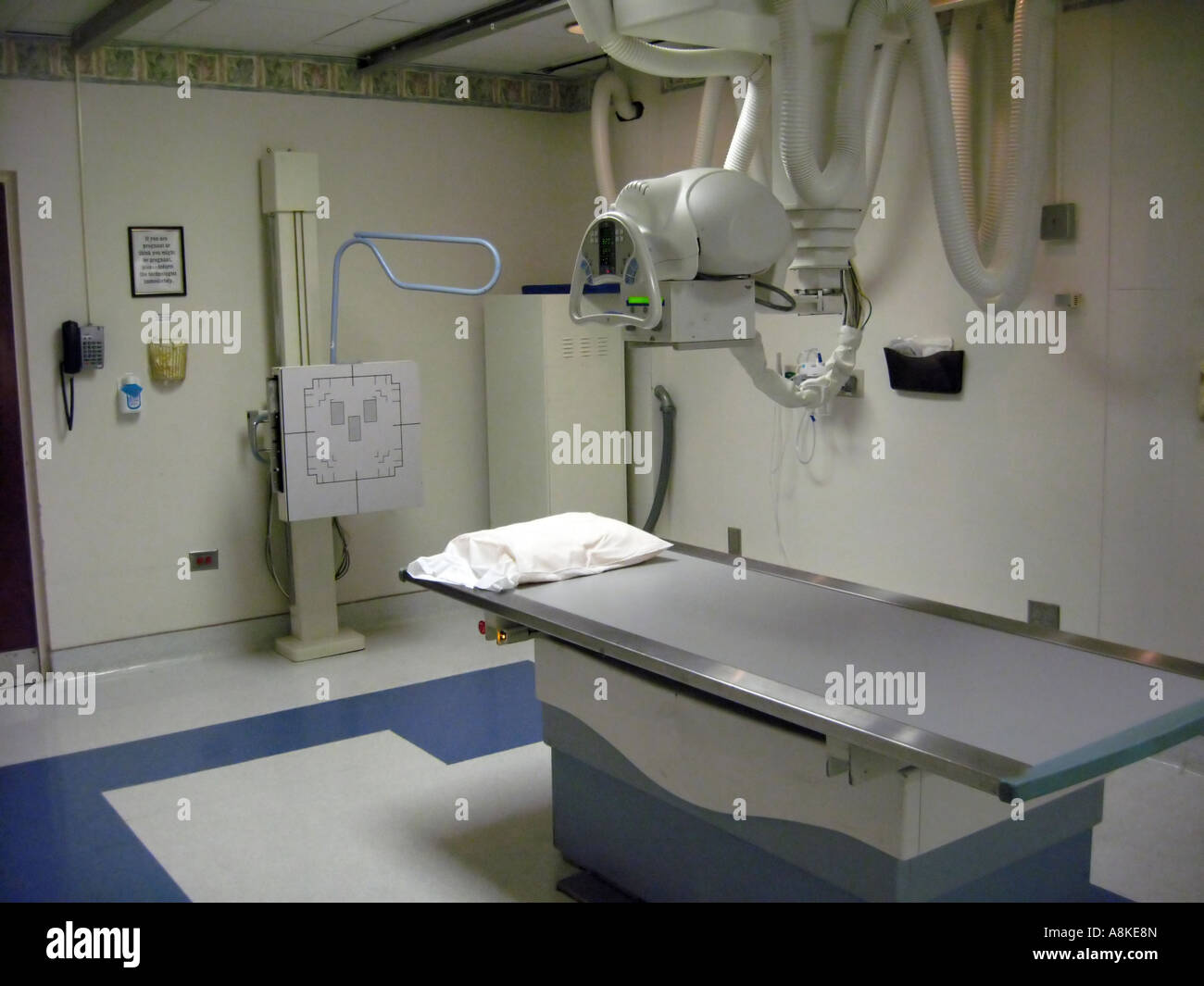 Radiography table and tube, to create x-rays Stock Photo - Alamy