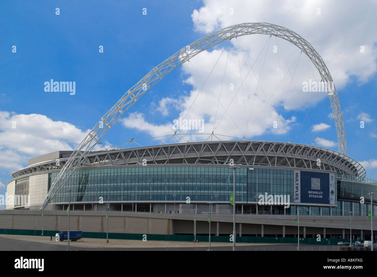 Norman foster wembley stadium hi-res stock photography and images - Alamy