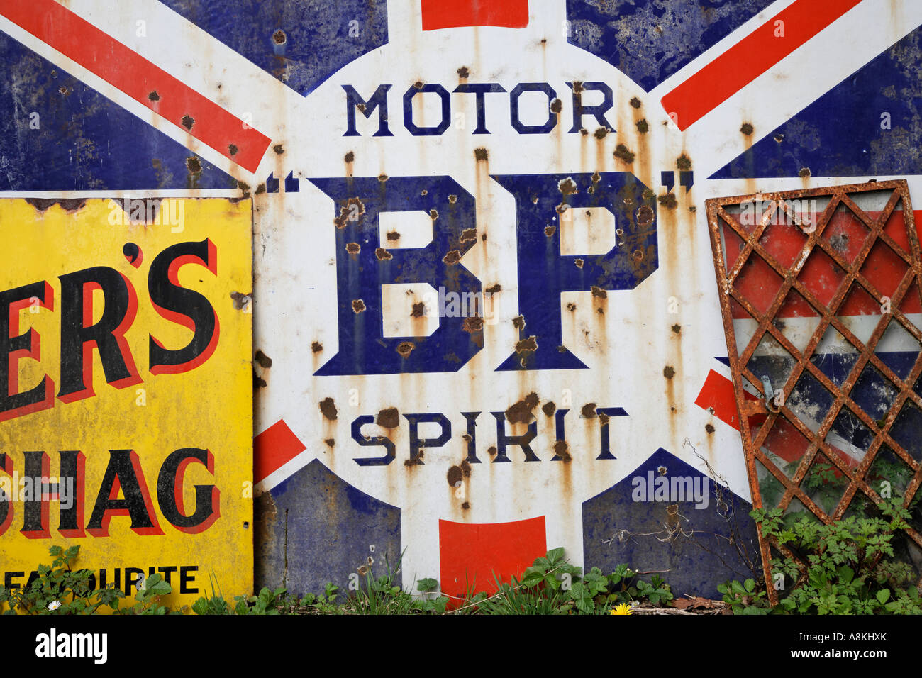 Old Signwriting Stock Photos & Old Signwriting Stock Images - Alamy
