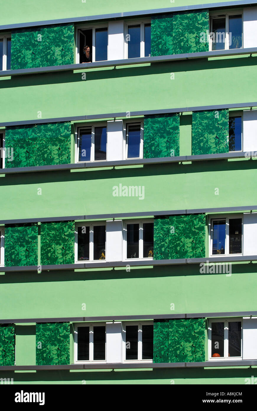 Green fasade hi-res stock photography and images - Alamy