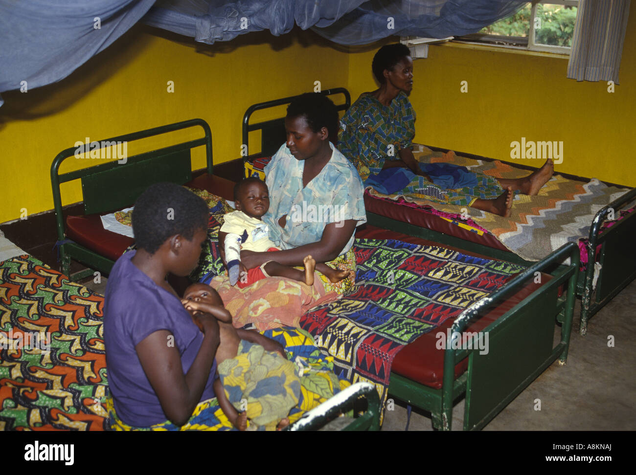 Health clinic africa hi-res stock photography and images - Alamy