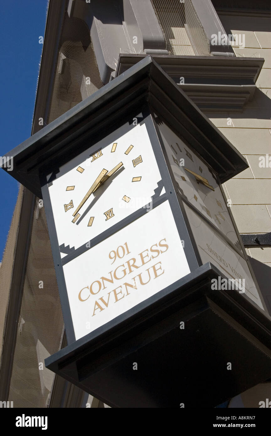 Clock in downtown city hi-res stock photography and images - Alamy