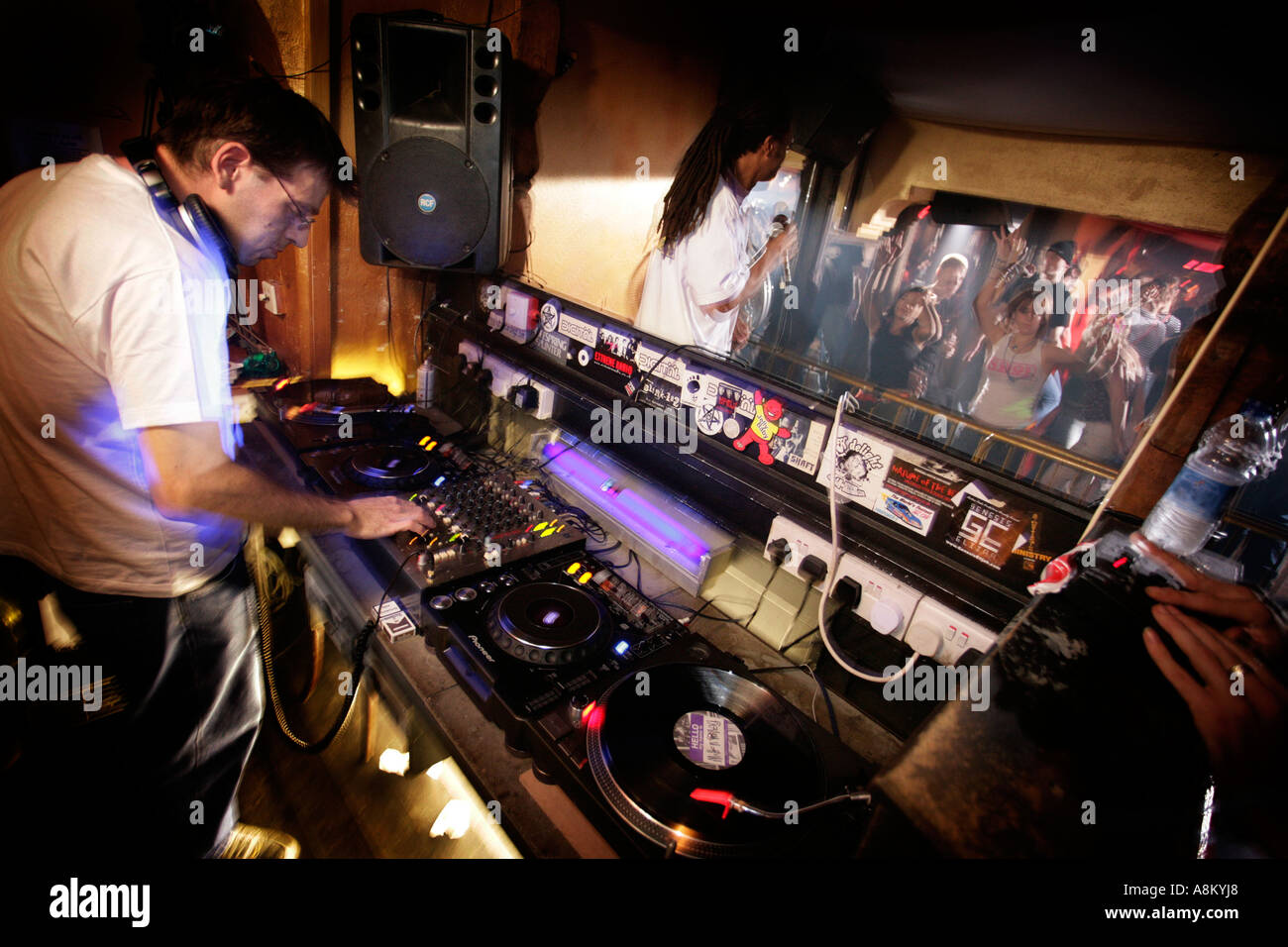 Club raver dancing hi-res stock photography and images - Alamy