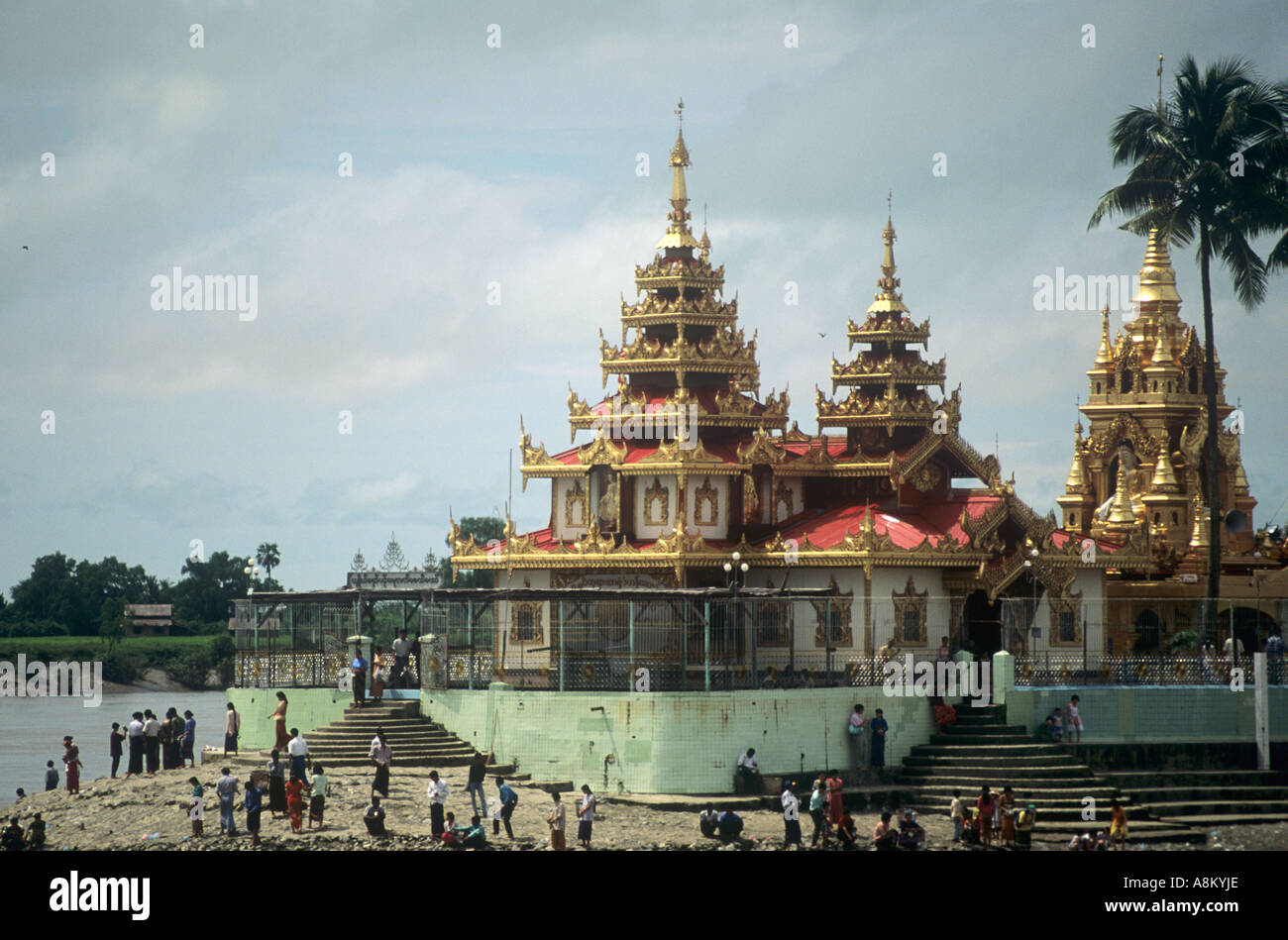 Mid river pagoda hi-res stock photography and images - Alamy