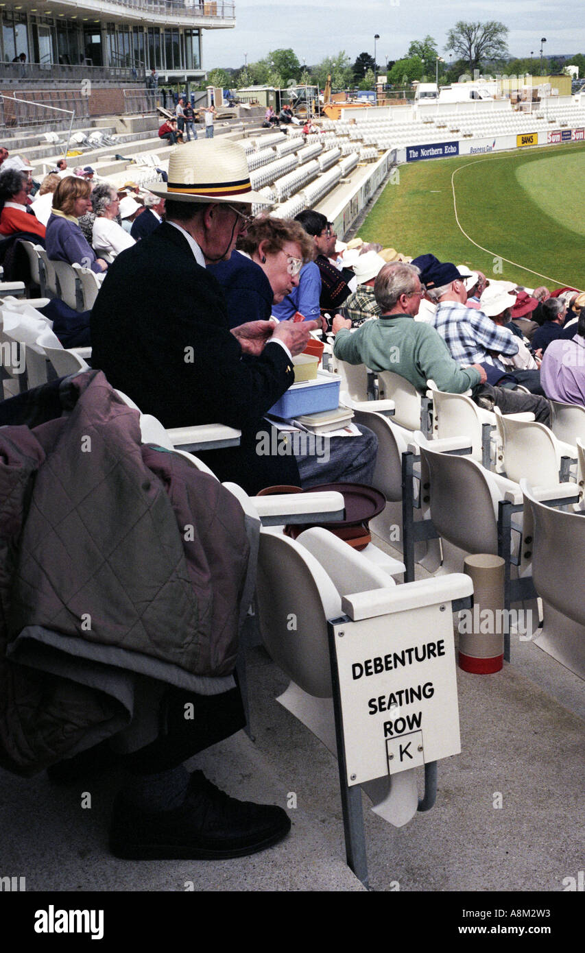 Durham riverside seating hi-res stock photography and images - Alamy