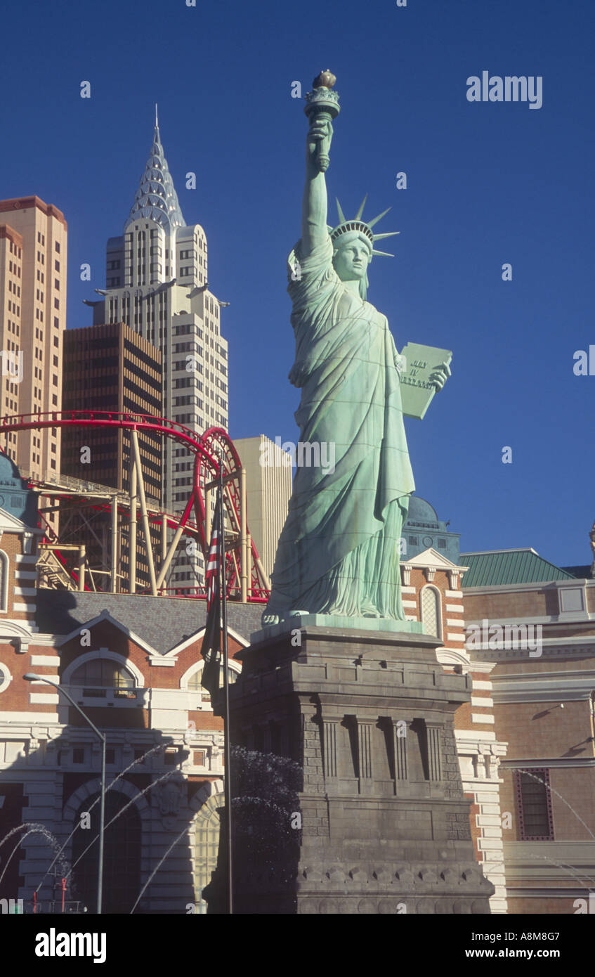 Fake new york skyline hi-res stock photography and images - Alamy