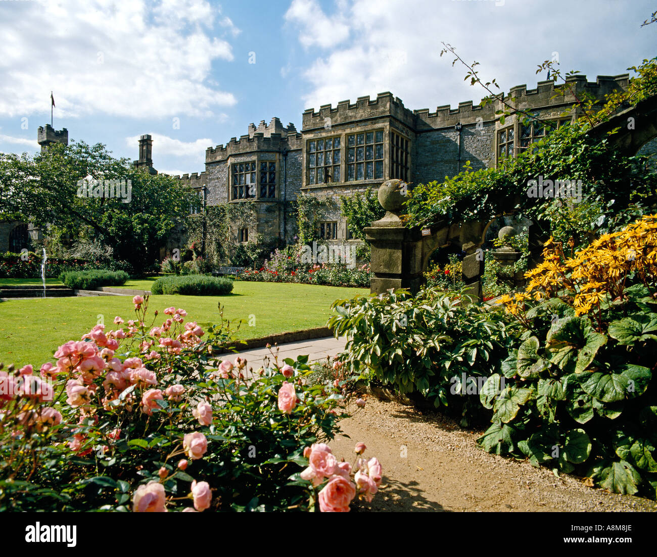Great hall haddon hall hi-res stock photography and images - Alamy