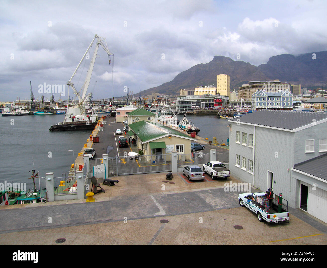 Floating Dockside Crane at Quayside at V and A Waterfront Cape Town ...