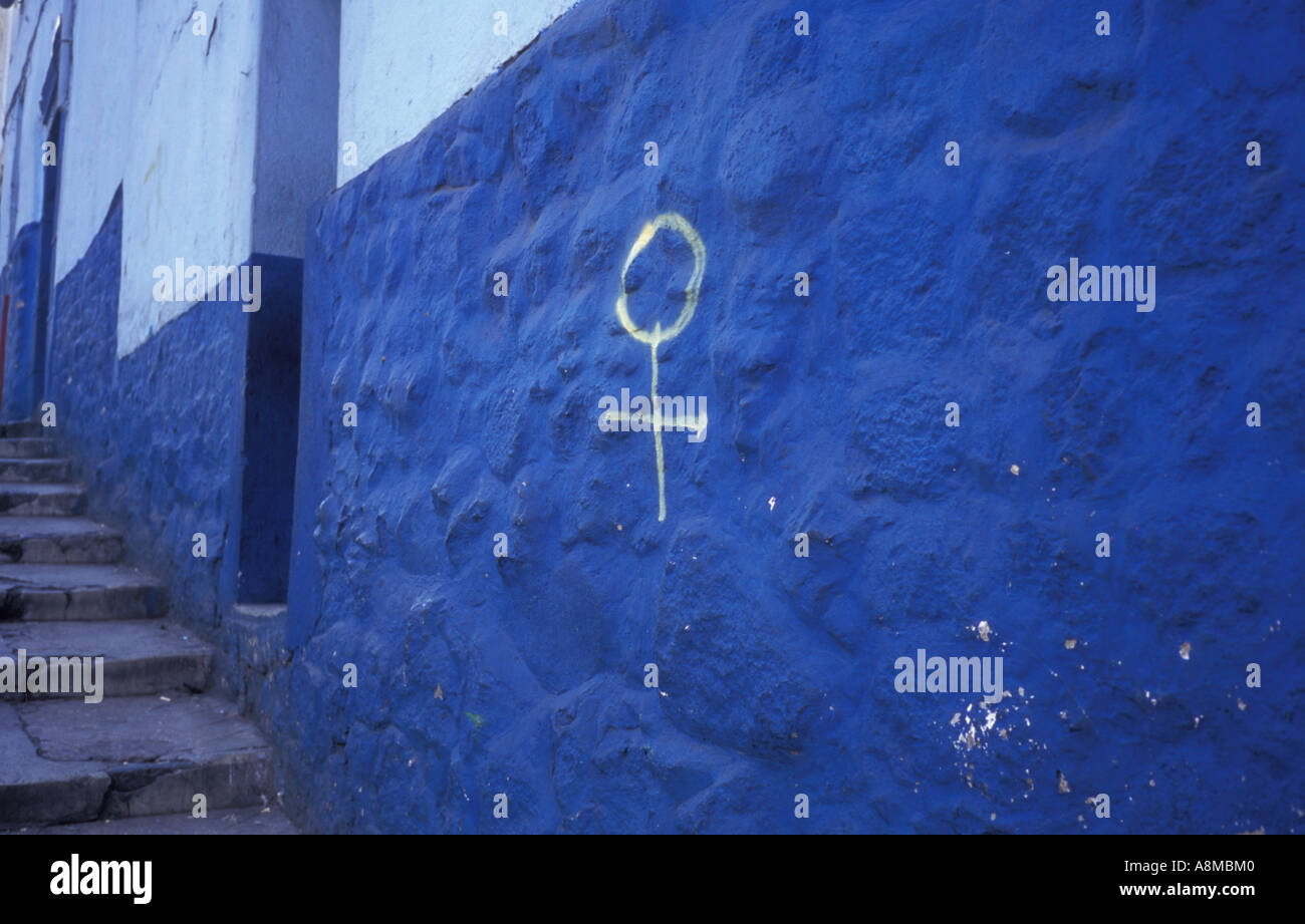 Quito street sign ecuador hi-res stock photography and images - Alamy