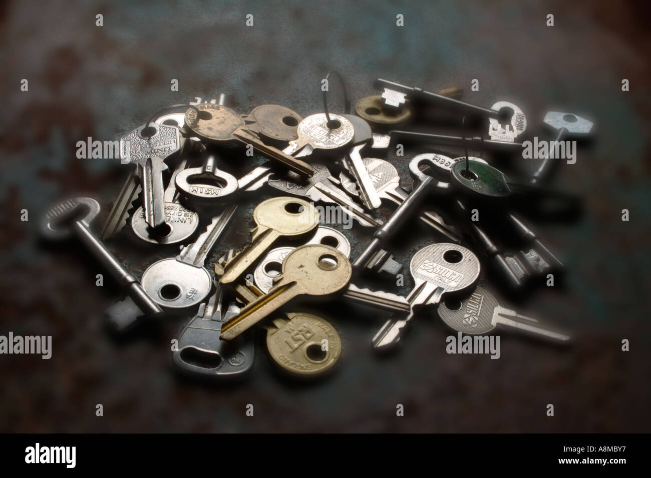 pile of keys Stock Photo - Alamy