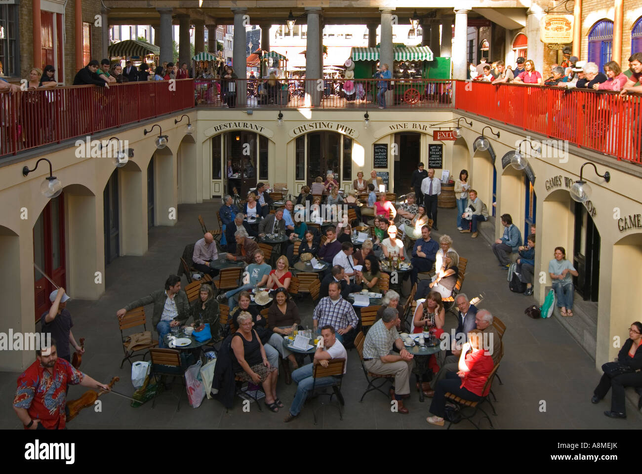Street victorian musicians hi-res stock photography and images - Alamy