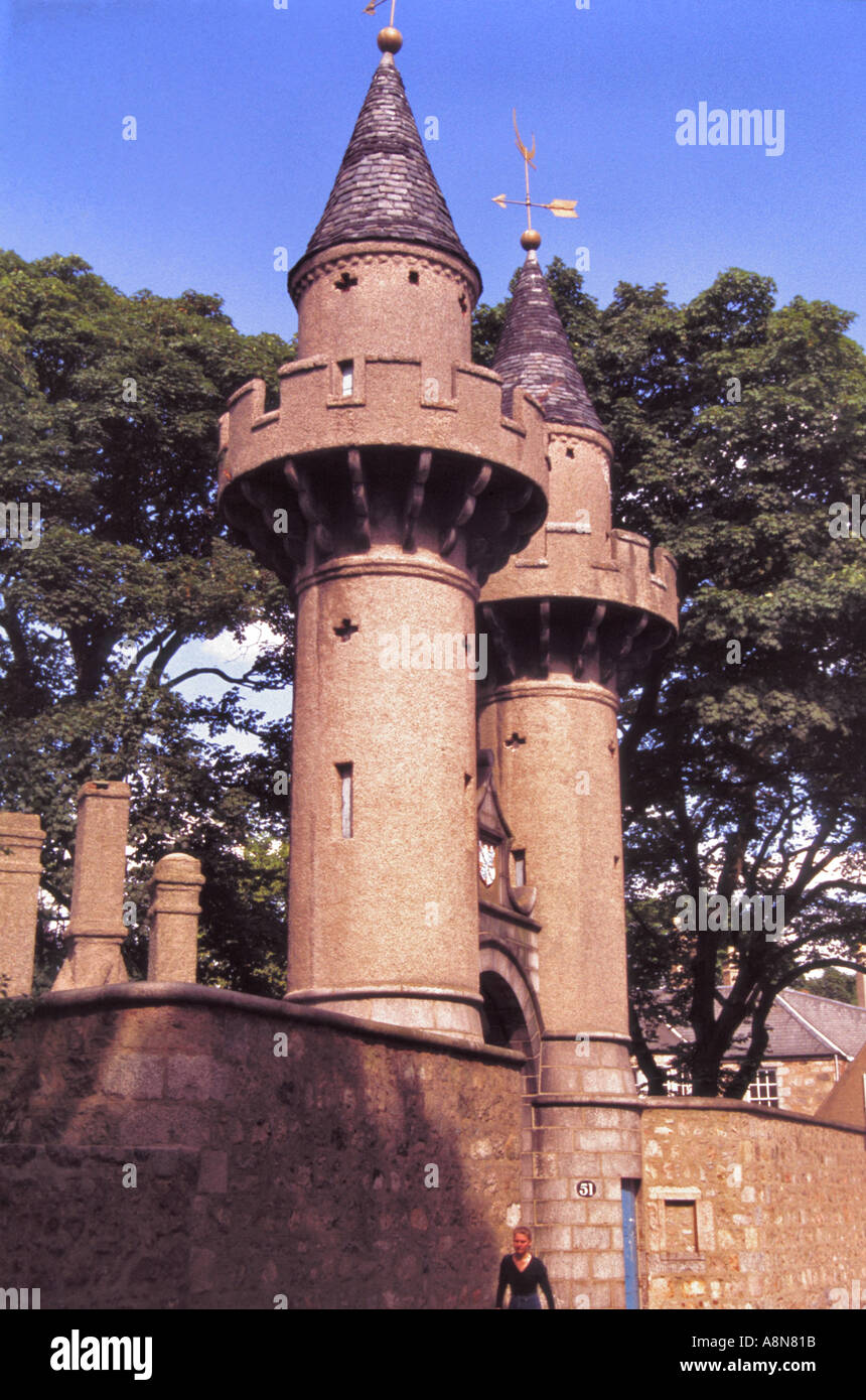 Powis towers hi-res stock photography and images - Alamy