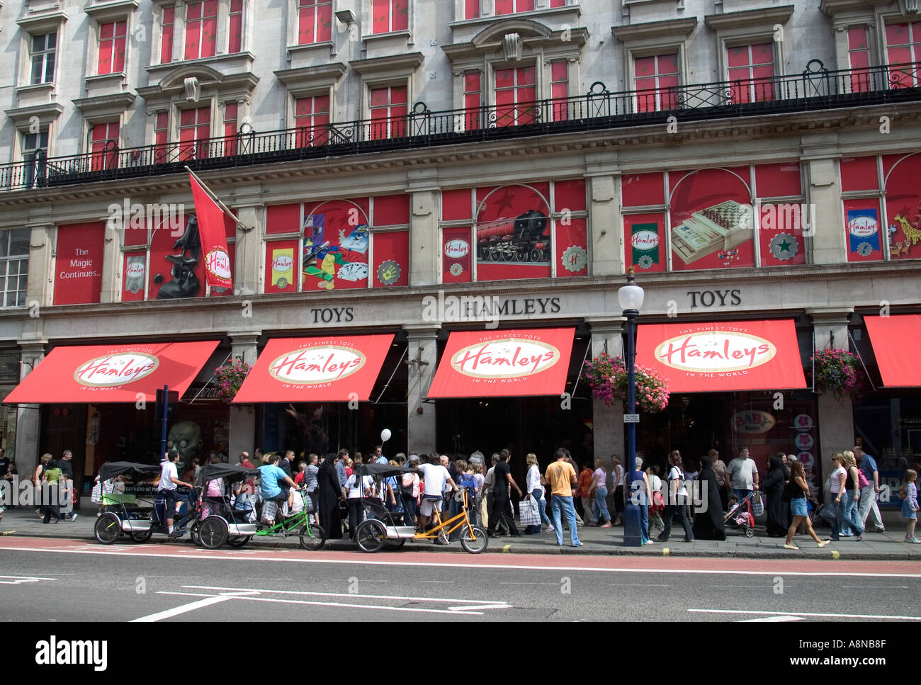 Hamley toy store hi-res stock photography and images - Alamy