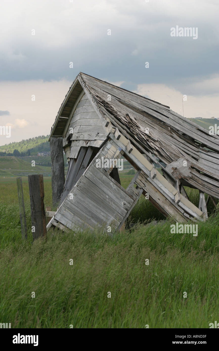 Broken Down Shack Stock Photo - Alamy