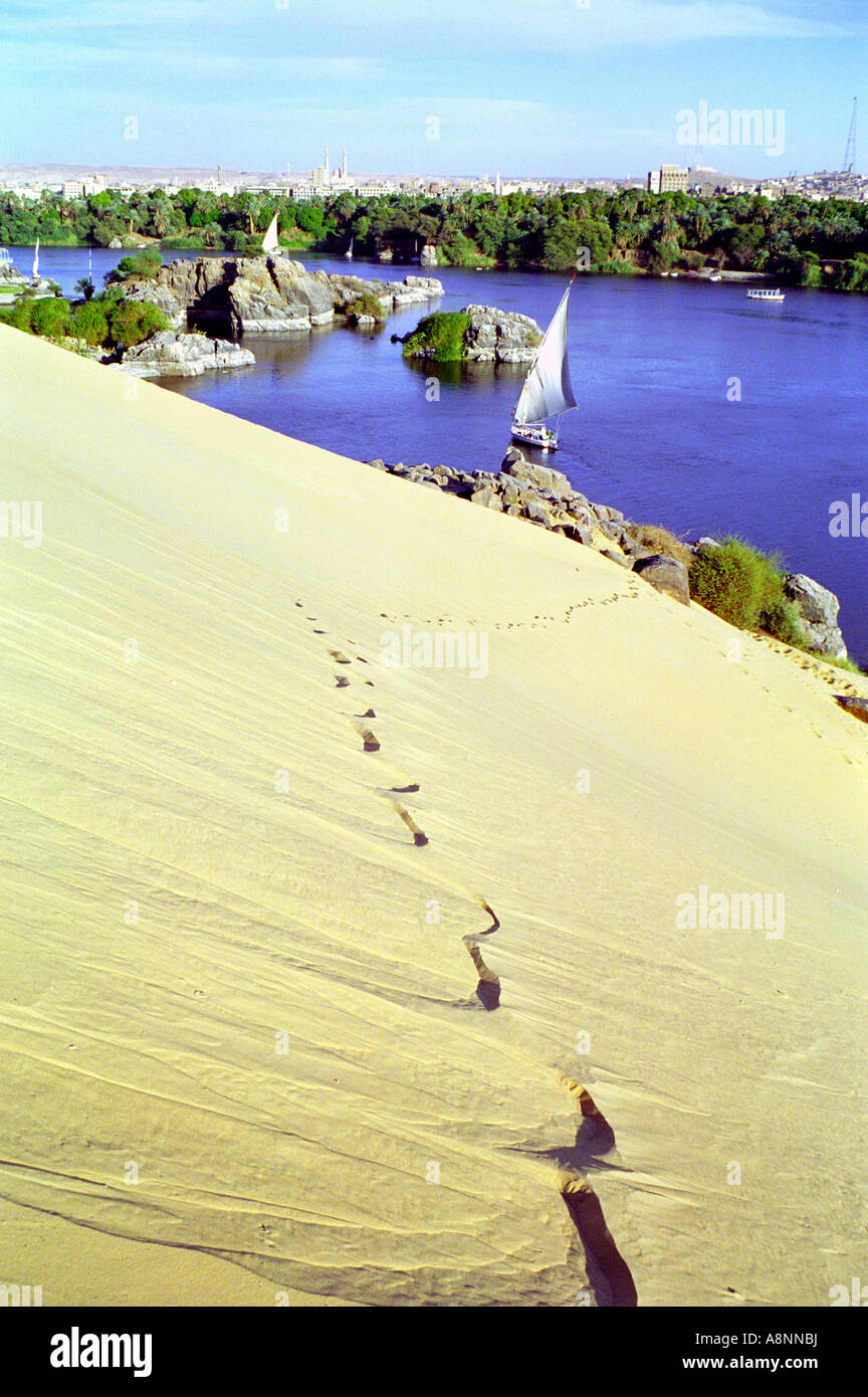 Sand dune - Aswan, EGYPT Stock Photo - Alamy