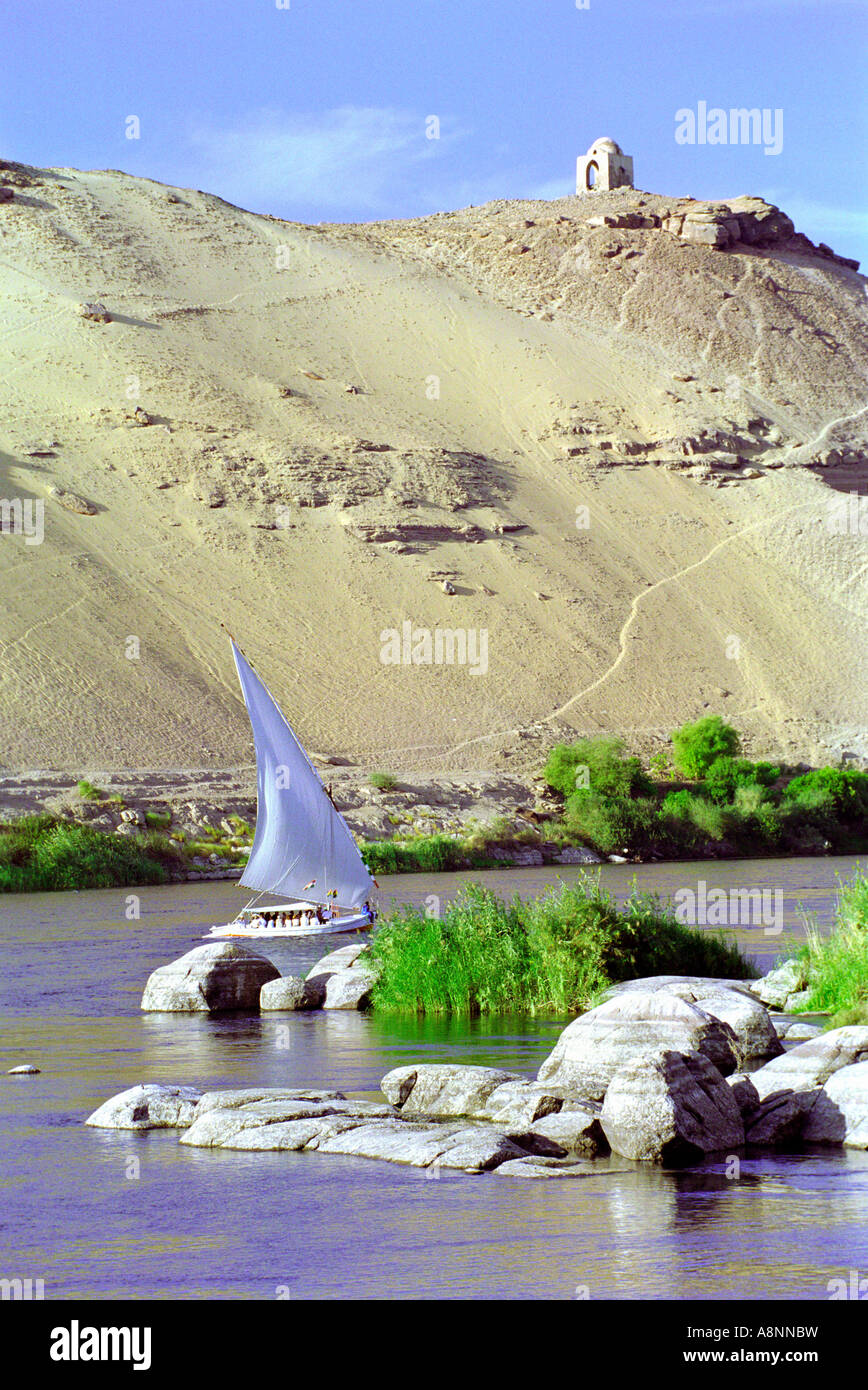 Feluca felucca hi-res stock photography and images - Alamy