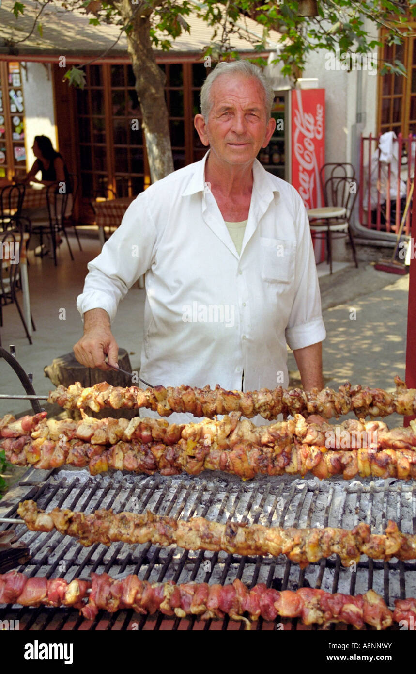 Barbequeing hi-res stock photography and images - Alamy