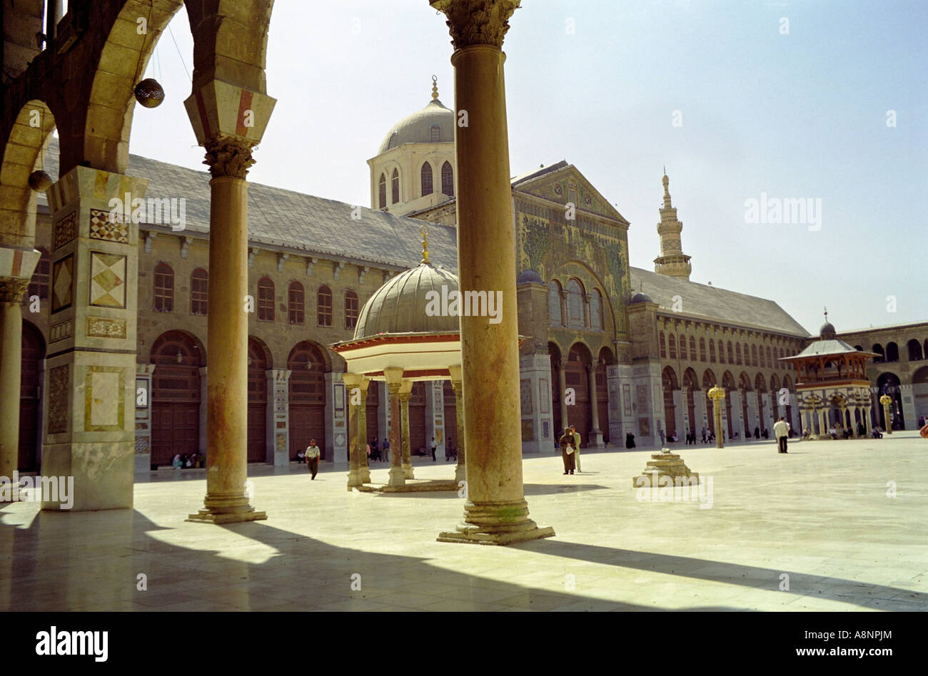 Al masjid al jamia mosque hi-res stock photography and images - Alamy