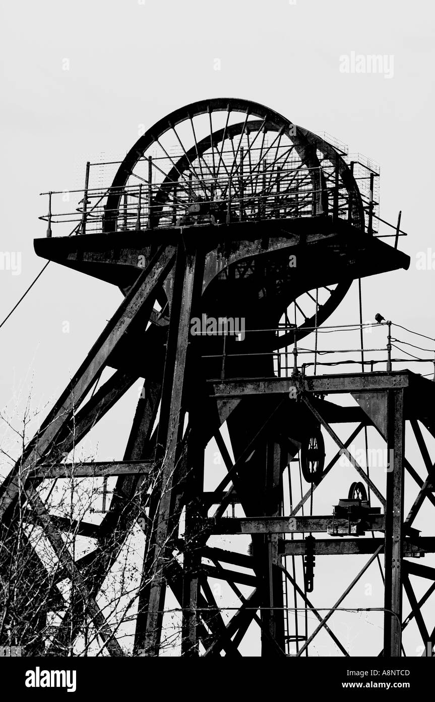 Pontypridd miners hi-res stock photography and images - Alamy