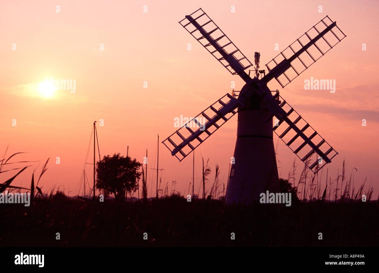 Sunset thurne windmill hi-res stock photography and images - Alamy