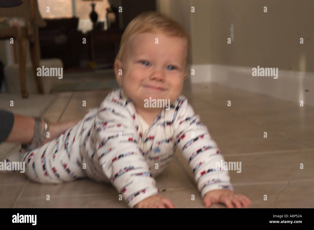 Baby crawling running hi-res stock photography and images - Alamy
