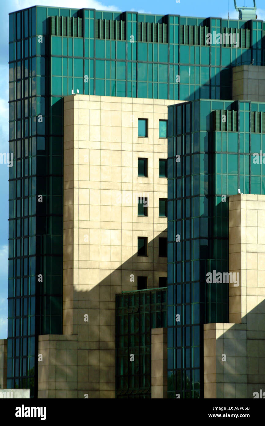 Building sis hq headquarters architecture hi-res stock photography and ...