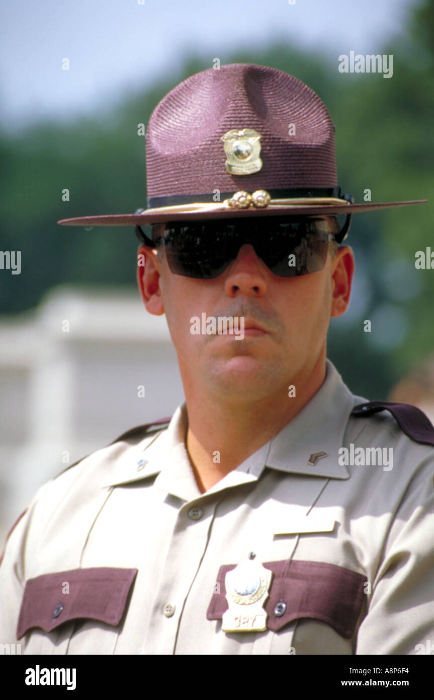 State trooper policeman hi-res stock photography and images - Alamy