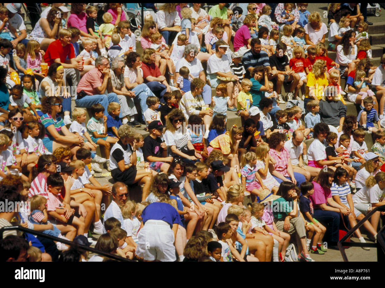 Multiracial crowd hi-res stock photography and images - Alamy