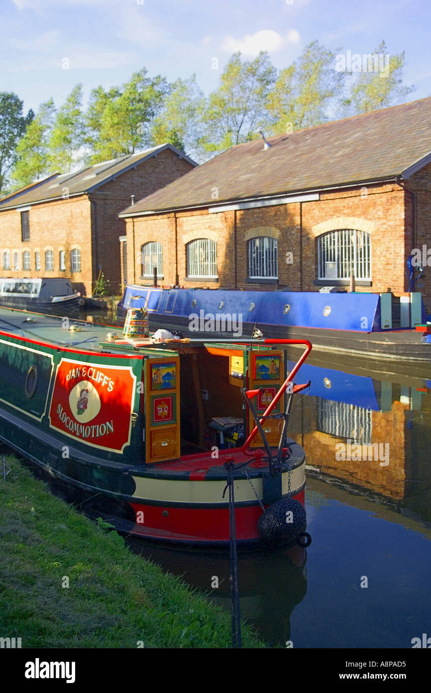 england buckinghamshire the chilterns grand union canal bulbourne ...