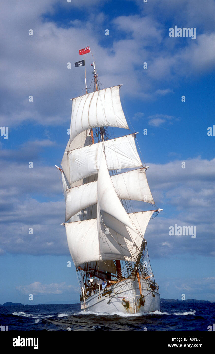 Classic square rigger ship hi-res stock photography and images - Alamy