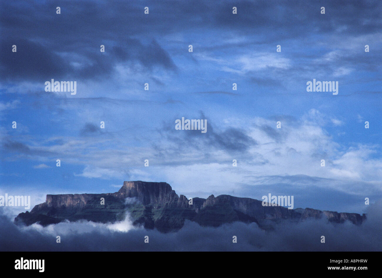 KwaZulu-Natal, South Africa, landscape, beautiful Monks Cowl mountain ...