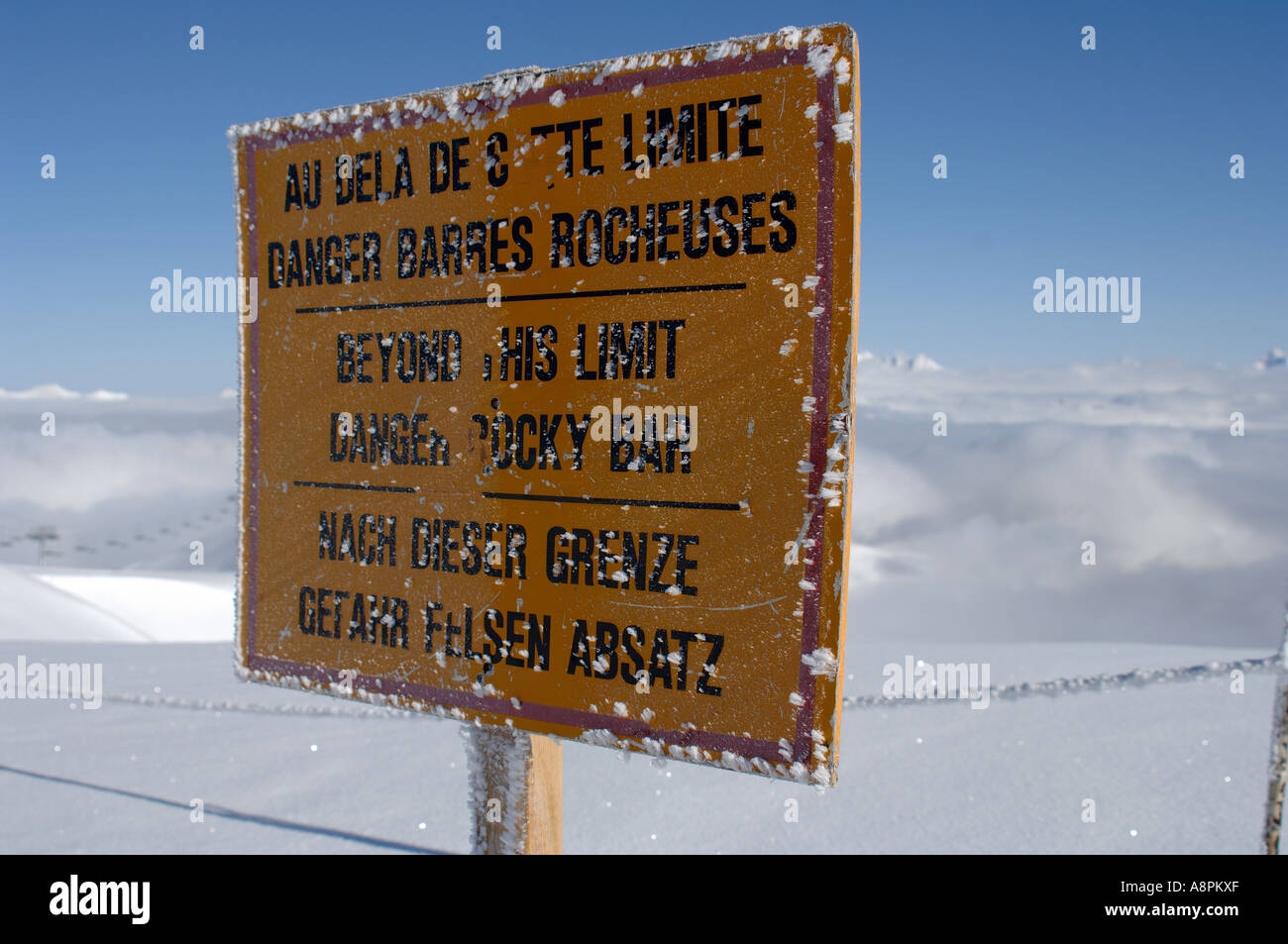 Danger warning sign edge ski hi-res stock photography and images - Alamy