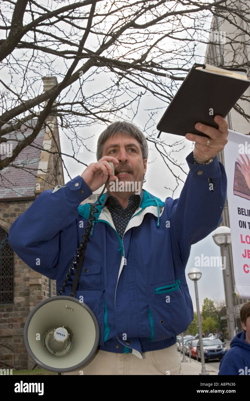 Man street preacher preaching hi-res stock photography and images - Alamy