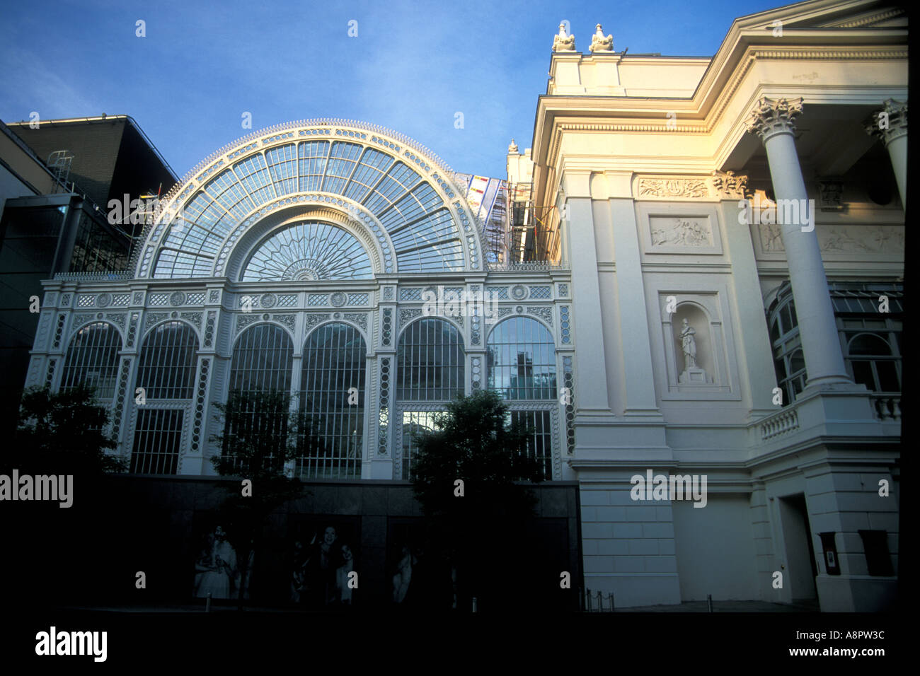 Royal opera house London Stock Photo - Alamy