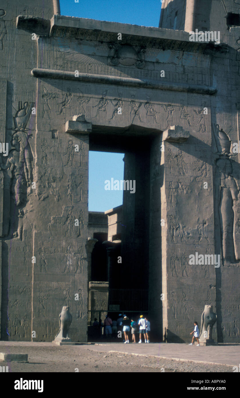 Entrance to the temple of Horus at Edfu Stock Photo - Alamy