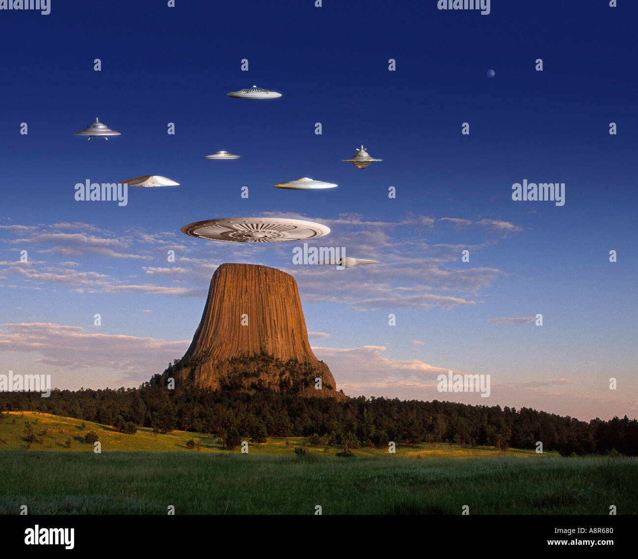 Devil s Tower Alien Reunion Stock Photo - Alamy