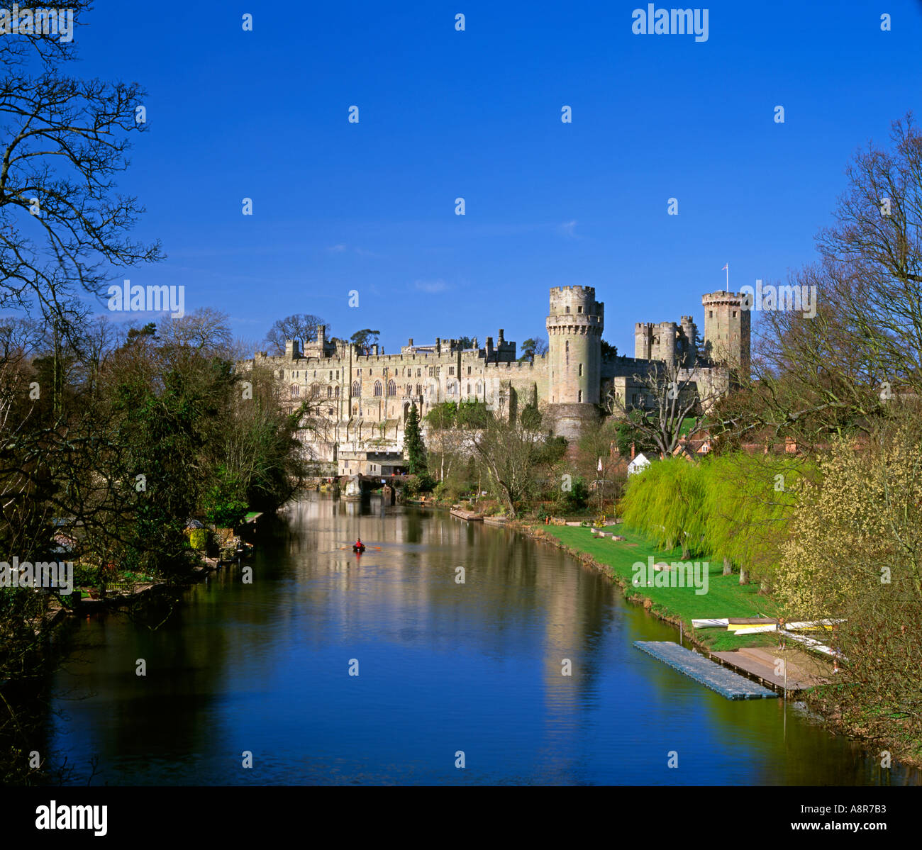 Warwick castle river hi-res stock photography and images - Alamy