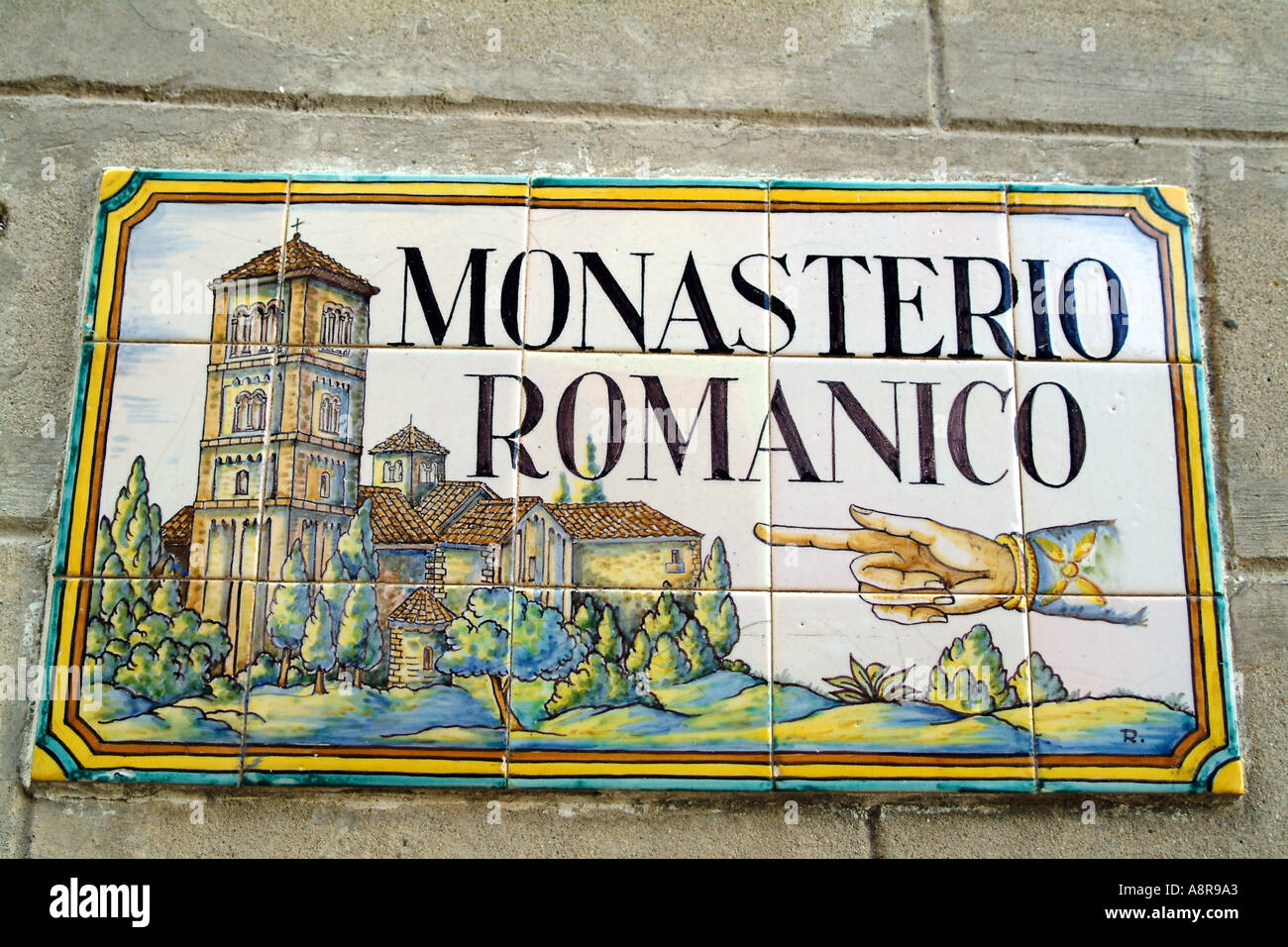 Monasterio romanico hi-res stock photography and images - Alamy