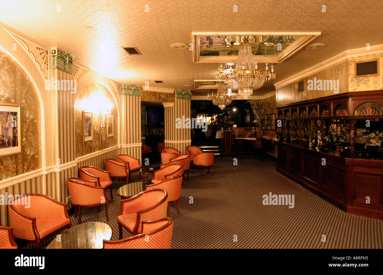 Liverpool The Adelphi hotel in Liverpool The downstairs bar Stock Photo ...