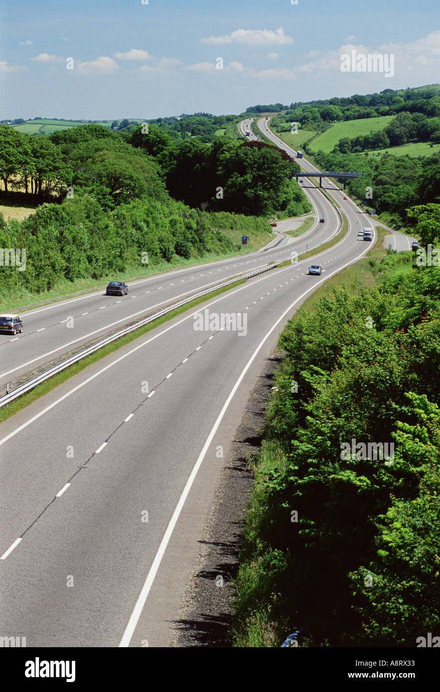 Overhead freeway trees hi-res stock photography and images - Alamy